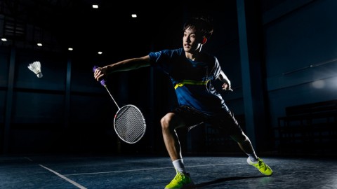 √ Cara Melakukan Pukulan Backhand Bulu Tangkis yang Benar