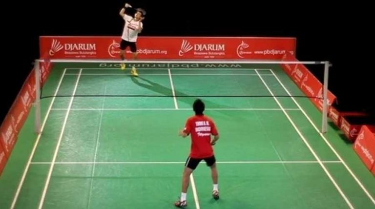 √ Cara Melakukan Pukulan Forehand Bulu Tangkis yang Benar