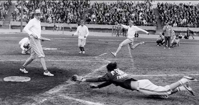 √ Sejarah Permainan Bola Kasti Dunia dan di Indonesia